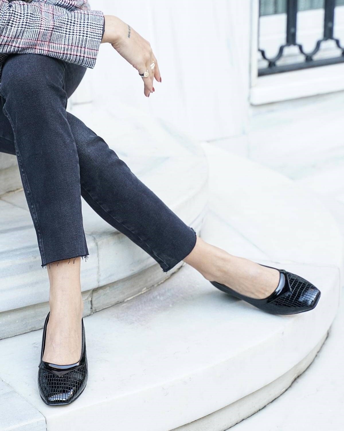 Pantofi ROXANA negri din piele naturală - A+ SHOES